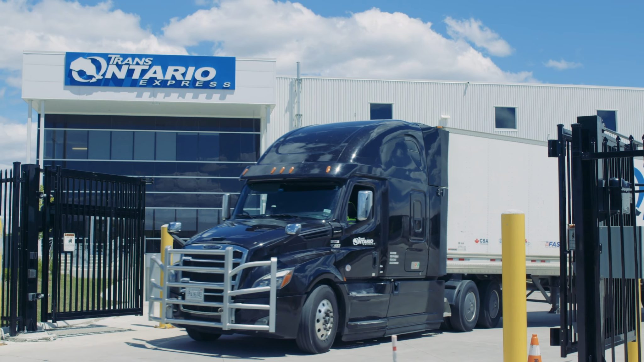 Cross Border Shipping: A Guide to Customs, Compliance, and Global Logistics with Trans-Ontario ...